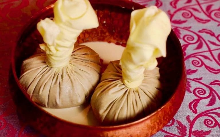 Shashtika Shali Pinda Sweda Sydney | Pouch Massage - Liv Ayurveda